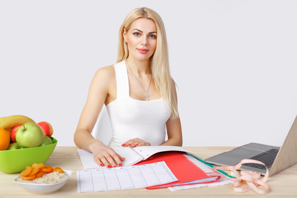 Emily Ratajkowski dezvăluie 4 secrete de fitness și dietă - PuttyCat