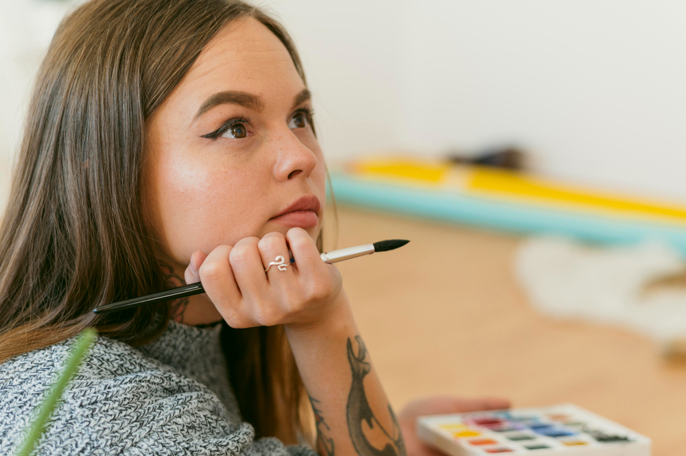 Cum să îți faci un machiaj cu eyeliner colorat - PuttyCat